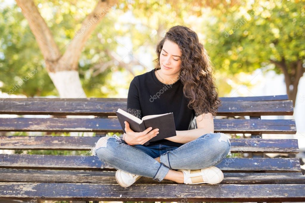 Скамейка Книга Фото — Картинки фотографии