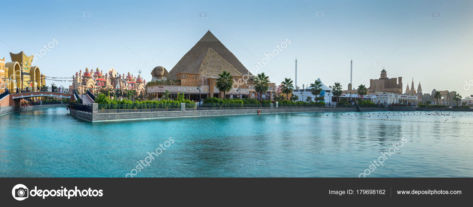 Dubai Uae December 2017 Panorama Pavilion Pyramids Egyptl Park ...