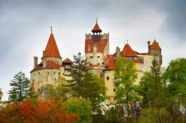 Dracula castle images libres de droit, photos de Dracula castle ...