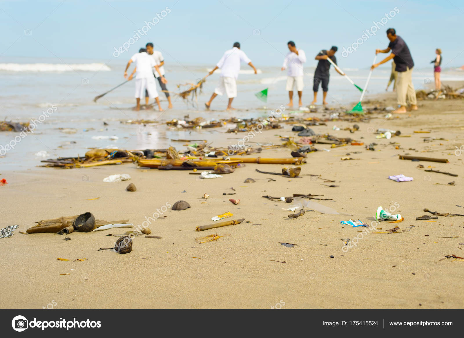 People Cleaning Trashy Polluted Garbage Ocean Beach Bali Island ...
