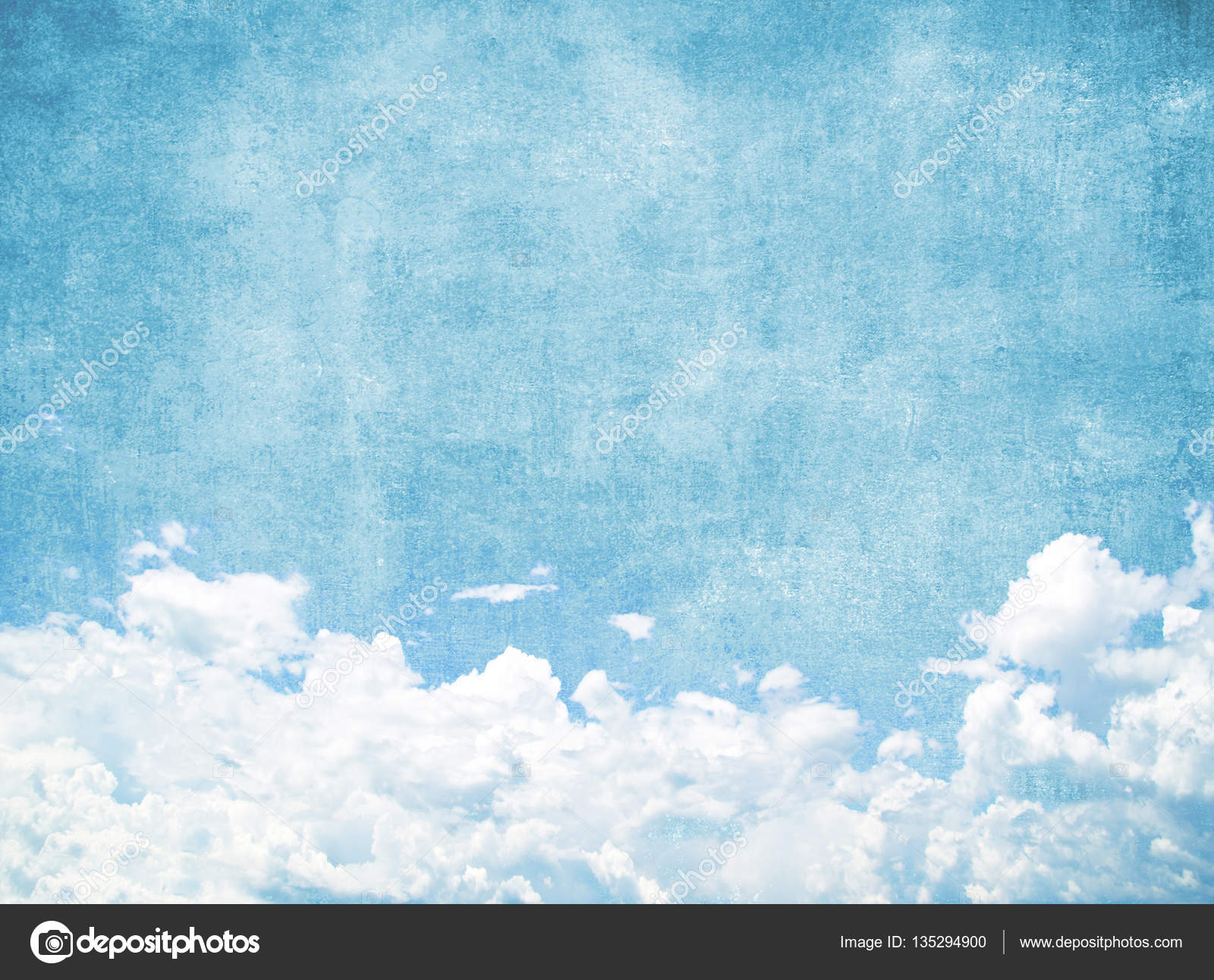 Grunge sky background — Stock Photo © Pakhnyushchyy #135294900