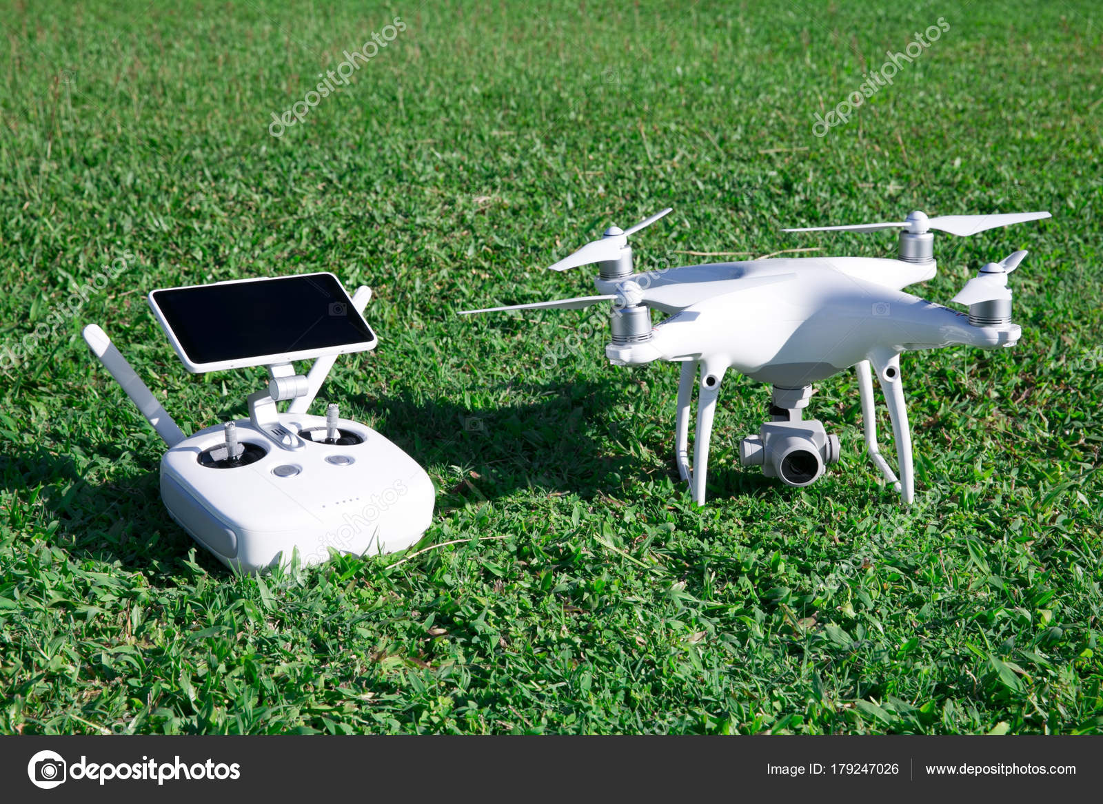 Drone Quad Copter High Resolution Digital Camera Its Remote Control ...