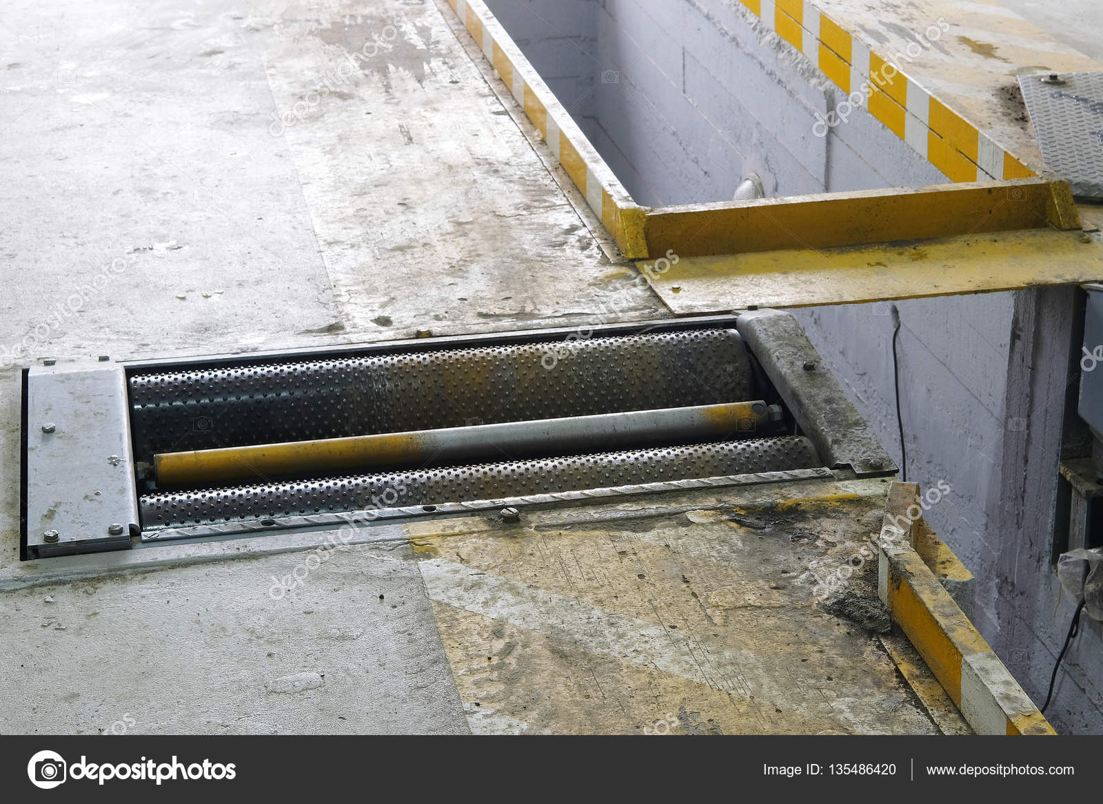 Test stand for diagnostic of car brakes sistem — Stock Photo © uatp12 ...