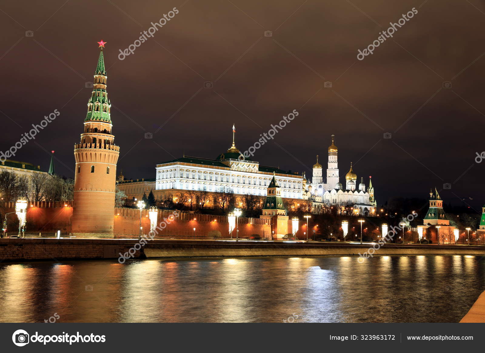Moscow Kremlin Palace with Churches, and wall Towers , Russia – Stock ...