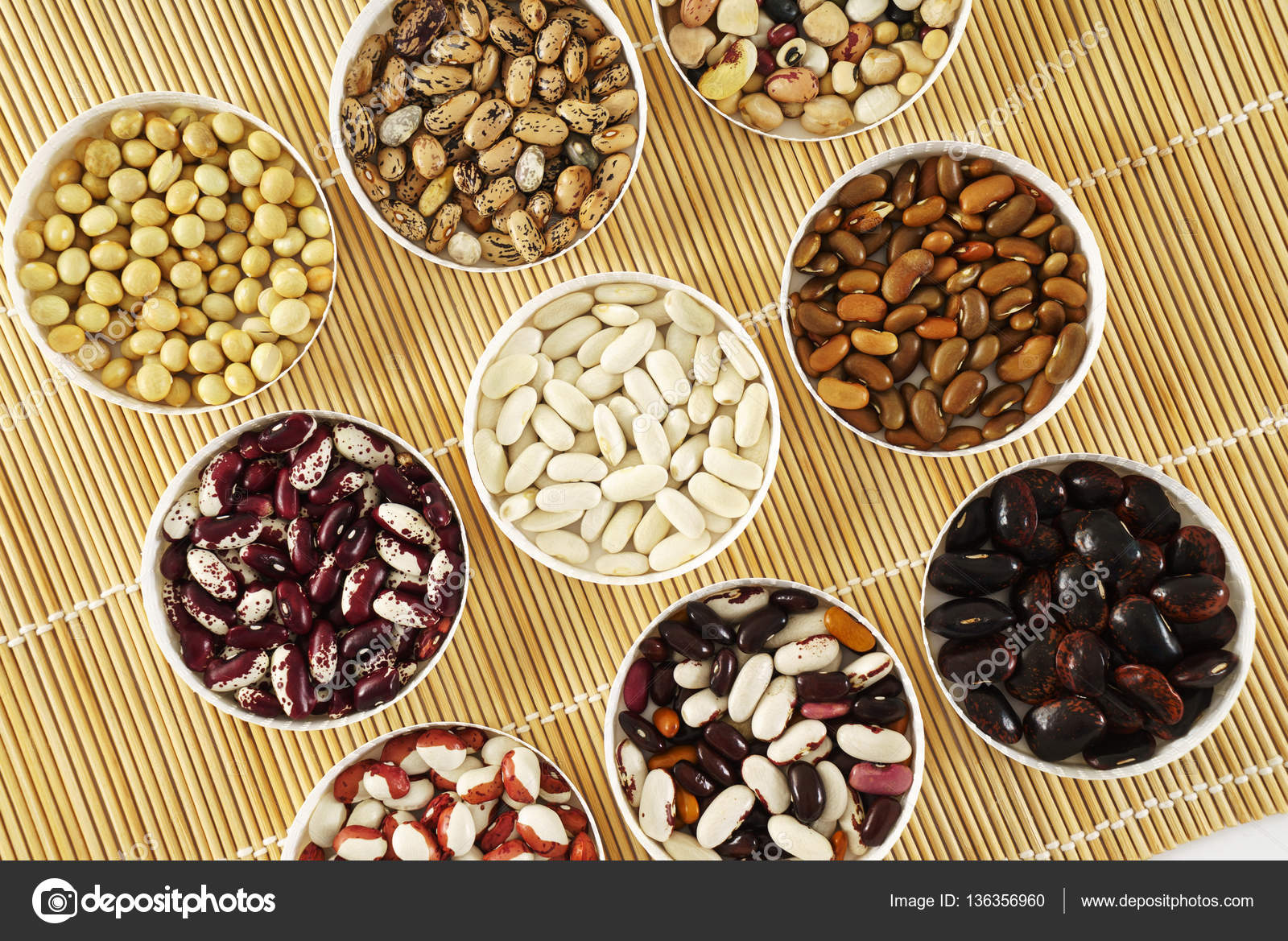 Different kinds of beans — Stock Photo © Shebeko #136356960