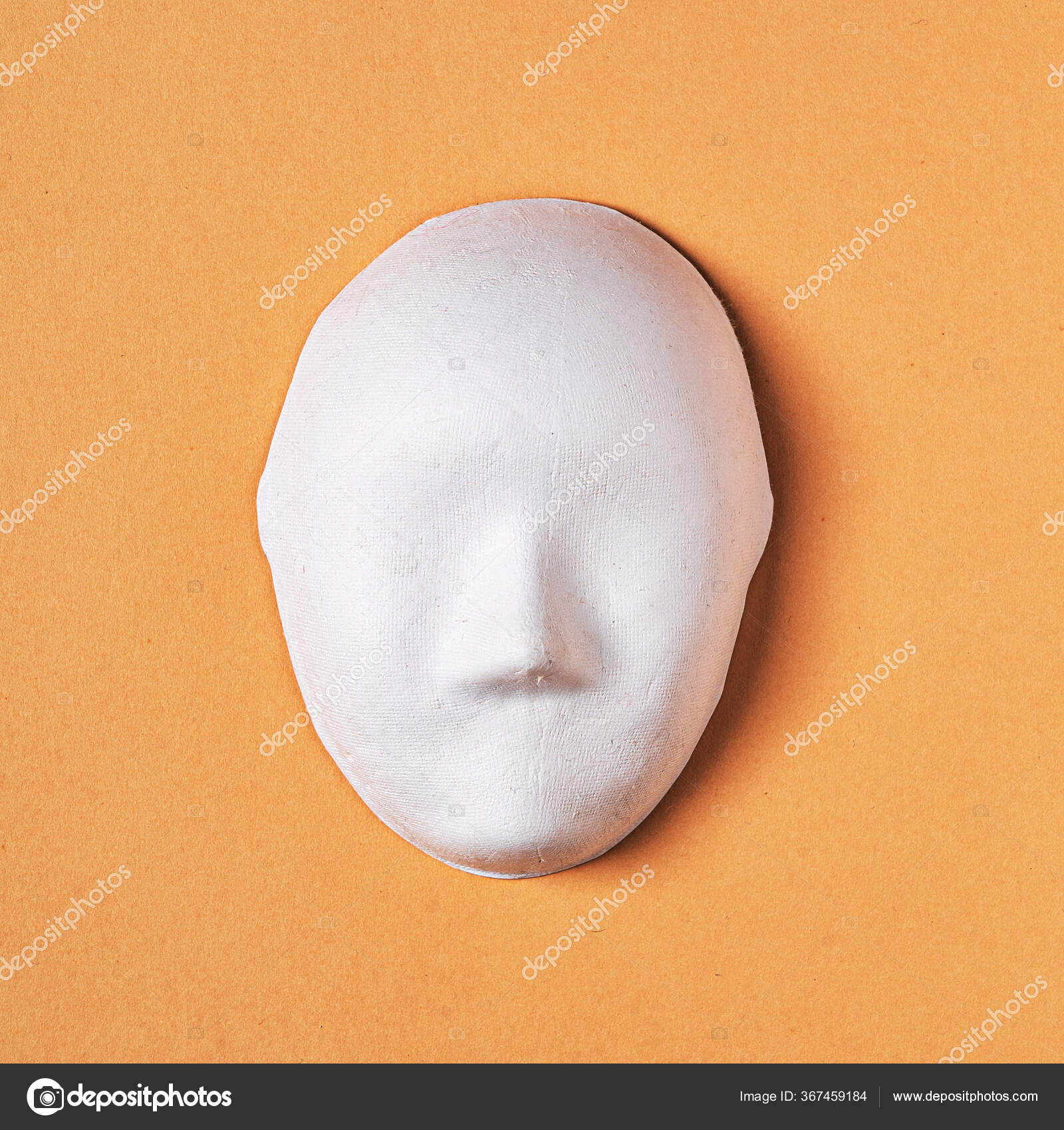 Topeng Mache Kertas Putih Tilikan Atas — Foto Stok © Shebeko #367459184