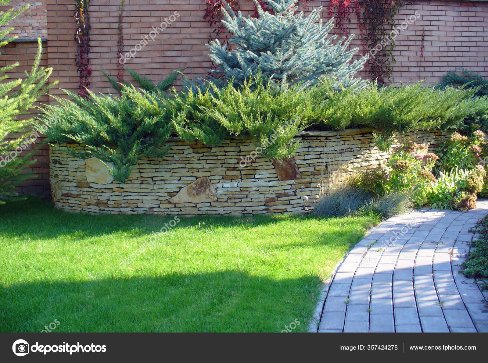 Garden Stone Path Grass Growing Stones Detail Botanical Garden Stock ...
