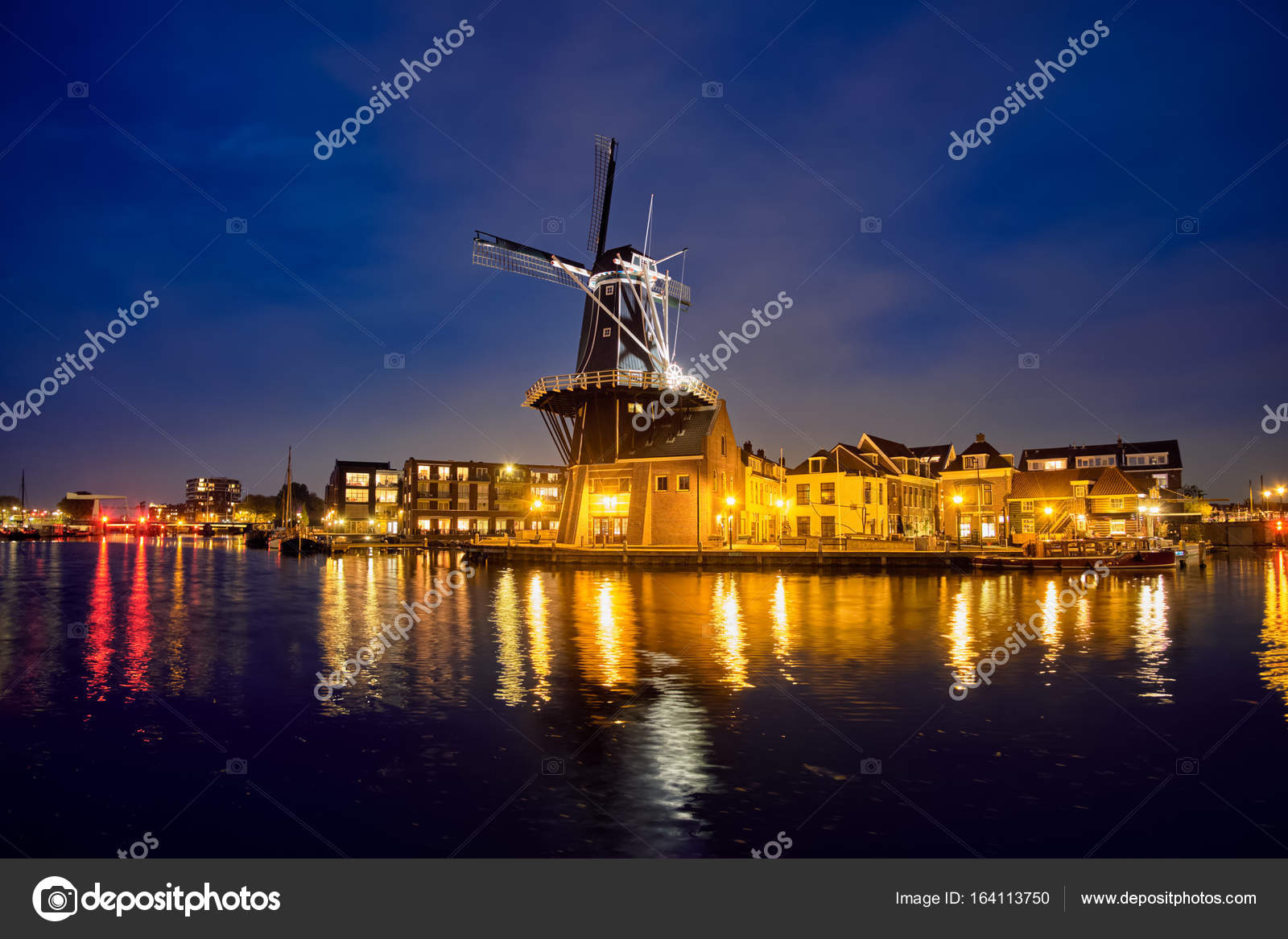 Harlem landmark windmill De Adriaan on Spaarne river. Harlem, — Stock ...
