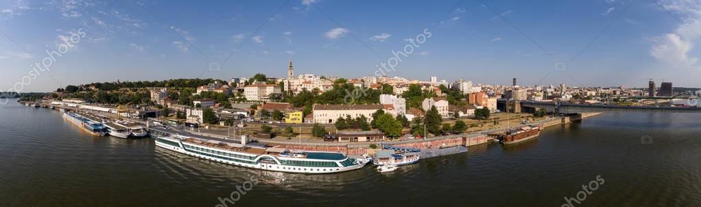 Belgrado panorama del paisaje urbano desde el río Sava 2022