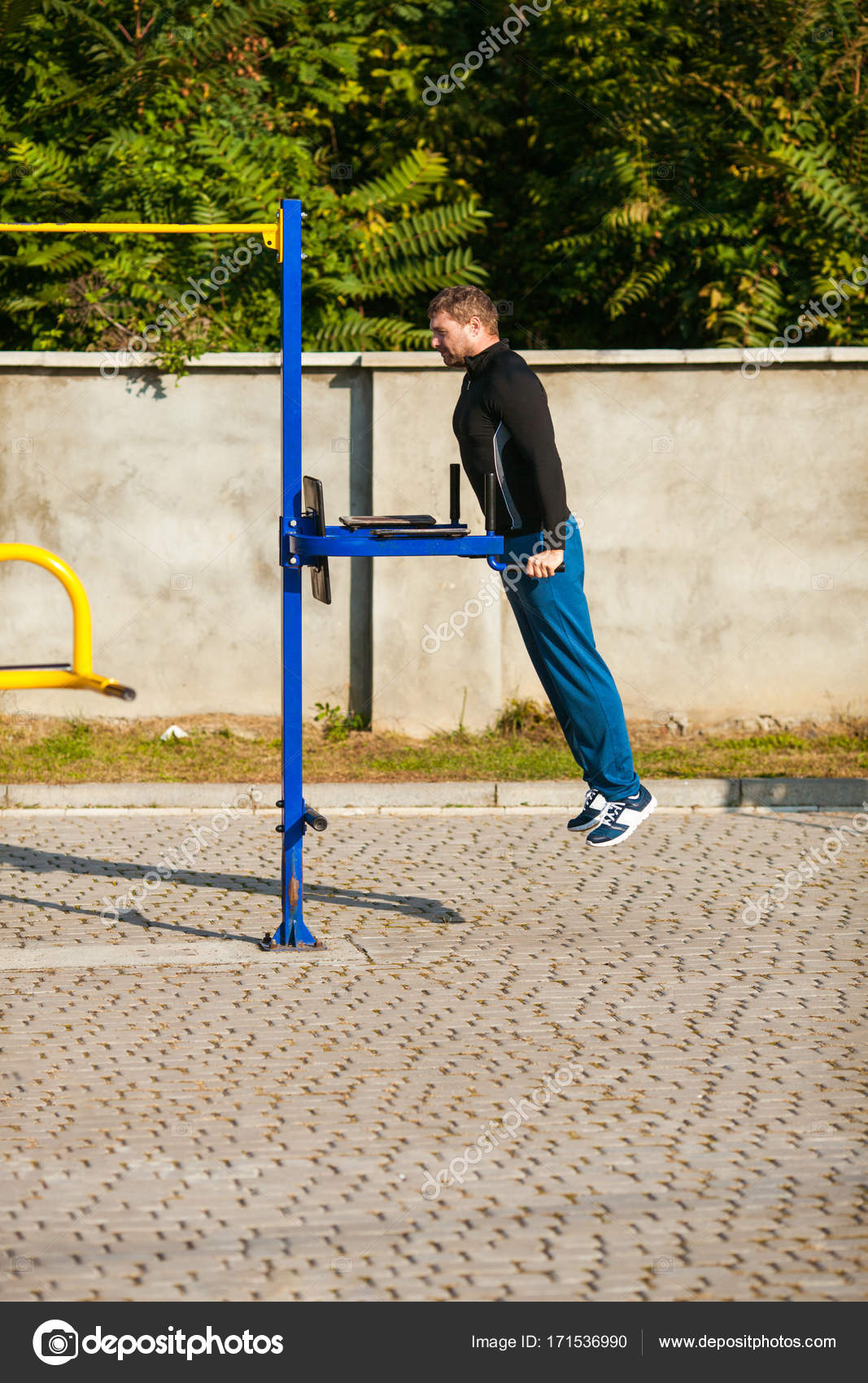The man workout outdoor Stock Photo by ©oksixx 171536990