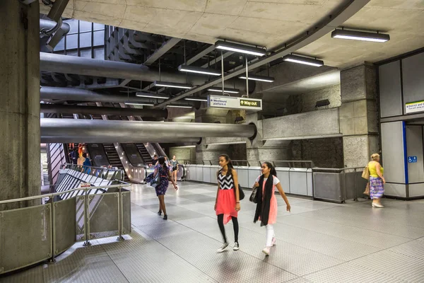 London Underground Tube Station – Stock Editorial Photo © bloodua ...