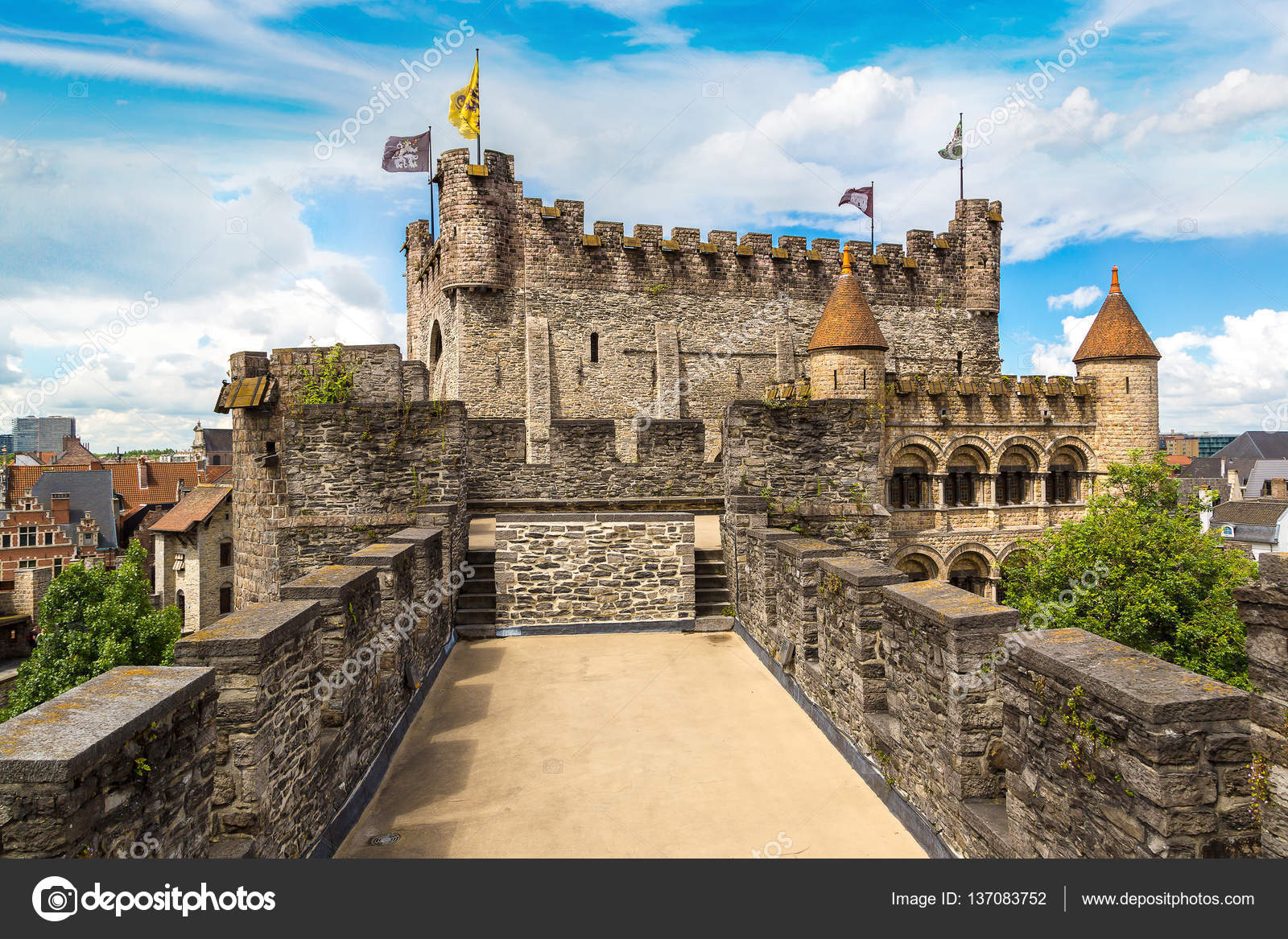 Middeleeuwse burcht gravensteen in gent ⬇ Stockfoto, rechtenvrije foto ...