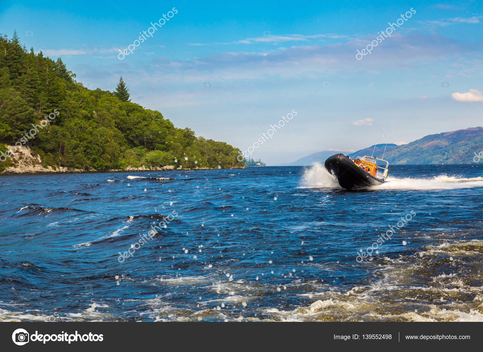 Speedboat on Loch Ness lake – Stock Editorial Photo © bloodua #139552498