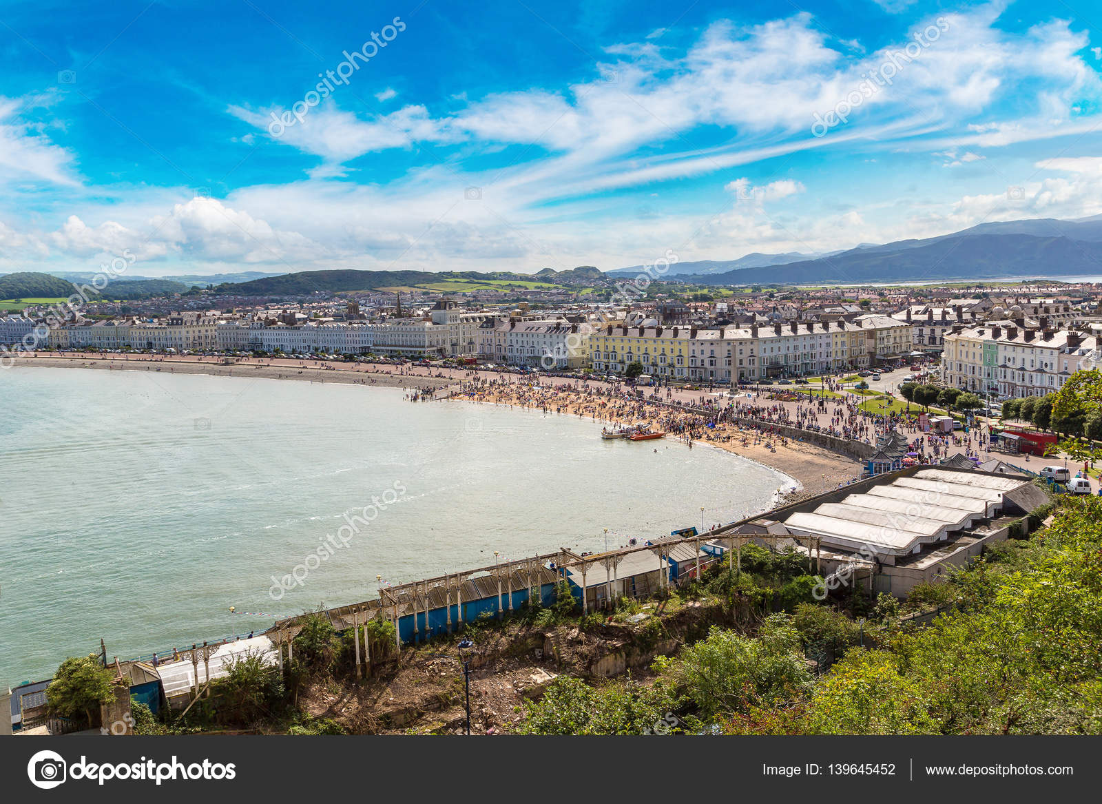 Beach in llandudno in Wales — Stock Photo © bloodua #139645452