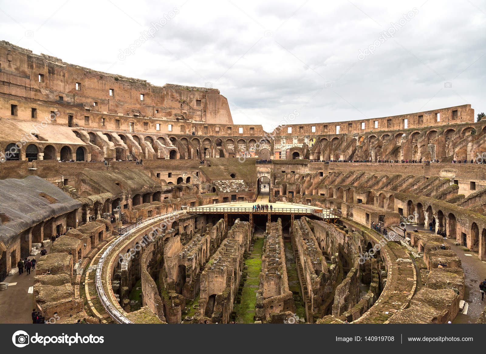Legendary Coliseum in Rome – Stock Editorial Photo © bloodua #140919708