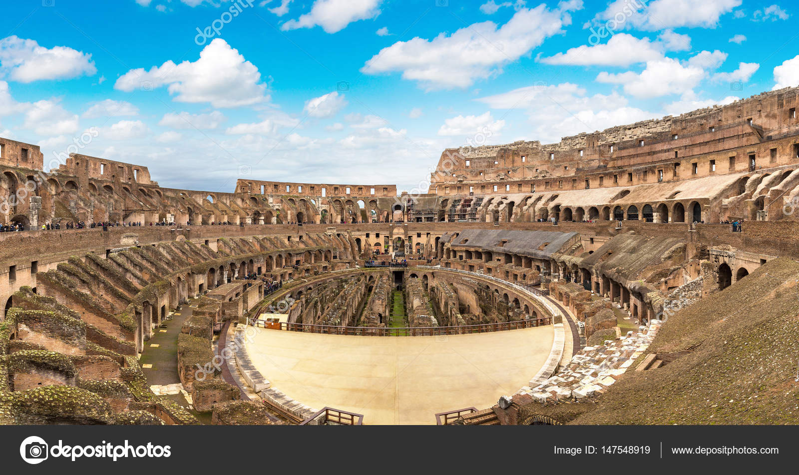 Legendary Coliseum in Rome – Stock Editorial Photo © bloodua #147548919