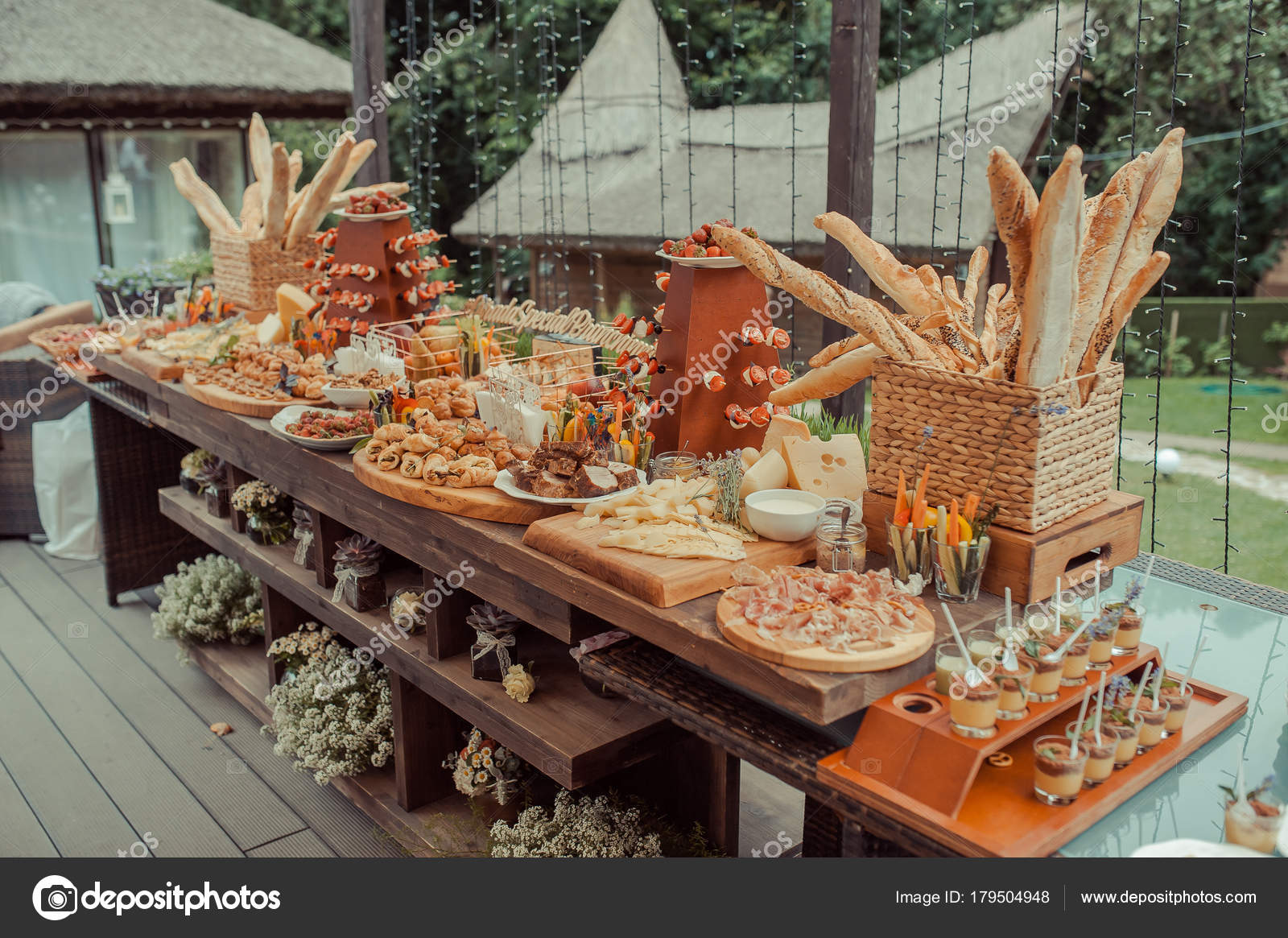 Wedding buffet table Stock Photo by ©kiriak09 179504948