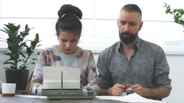 94 Escritores escrita Videos, Royalty-free Stock Escritores escrita ...