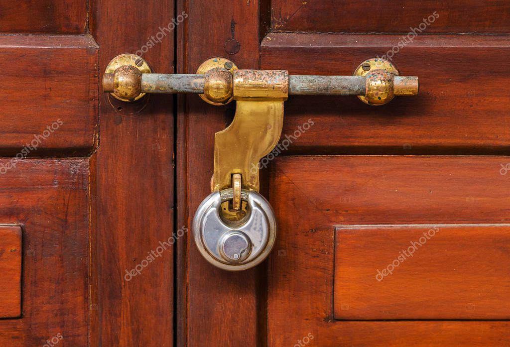 How to open the old fashioned locks - litelasopa