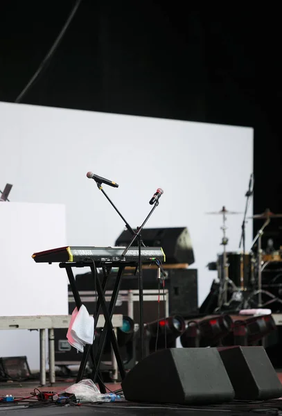 Keyboard on stage Stock Photos, Royalty Free Keyboard on stage Images ...