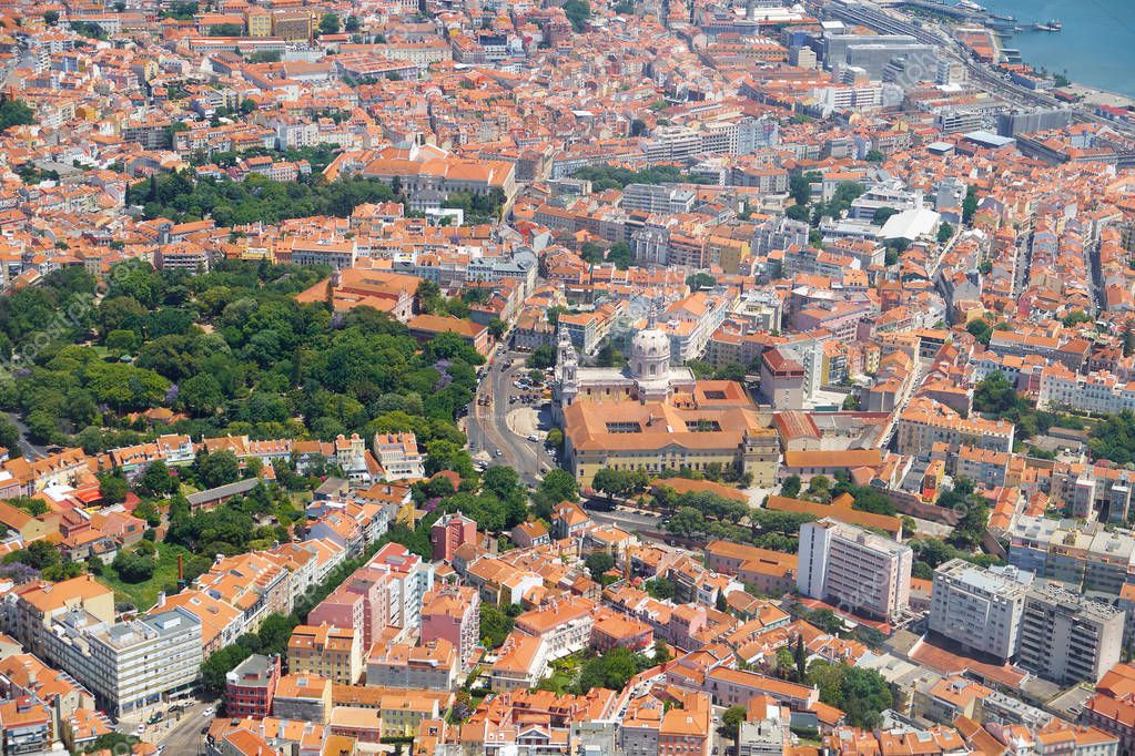 La vista aérea de la parte histórica de Lisboa. Distrito de Lapa ...