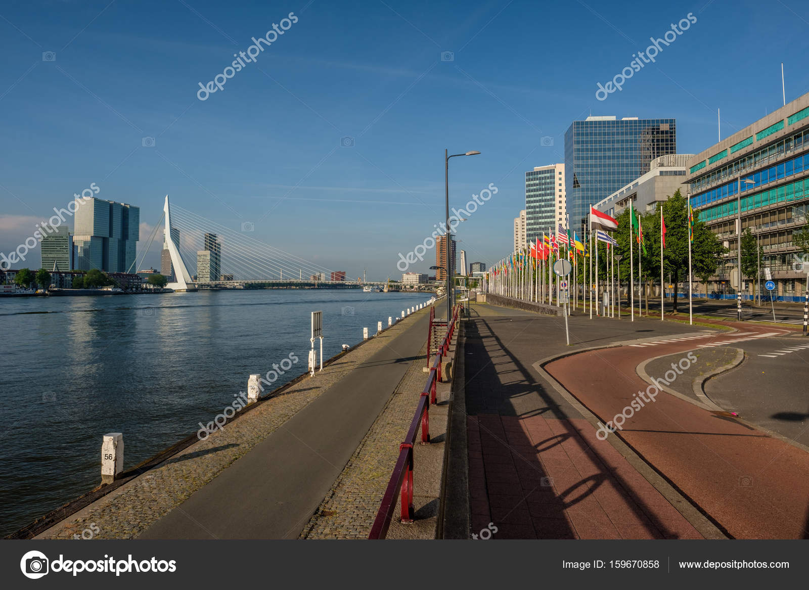 Nieuwe Maas river in Rotterdam — Stock Editorial Photo © haveseen ...