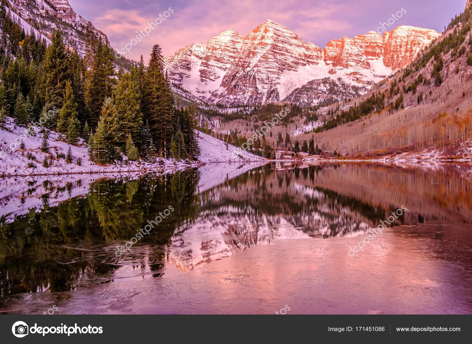 Maroon Bells and Maroon Lake at sunrise Stock Photo by ©haveseen 171451086