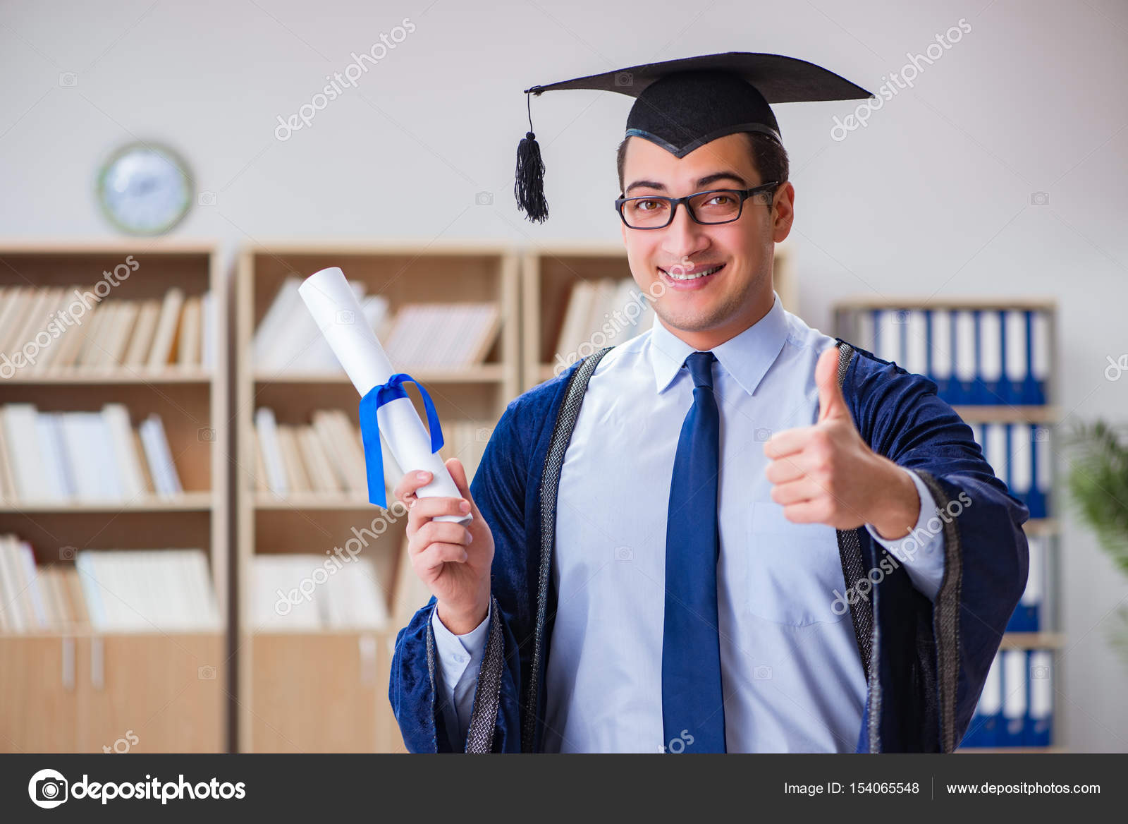Joven graduado de la universidad: fotografía de stock © Elnur ...