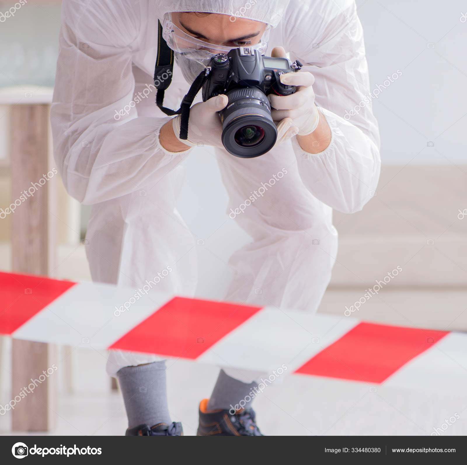 Forensic expert at crime scene doing investigation — Stock Photo ...