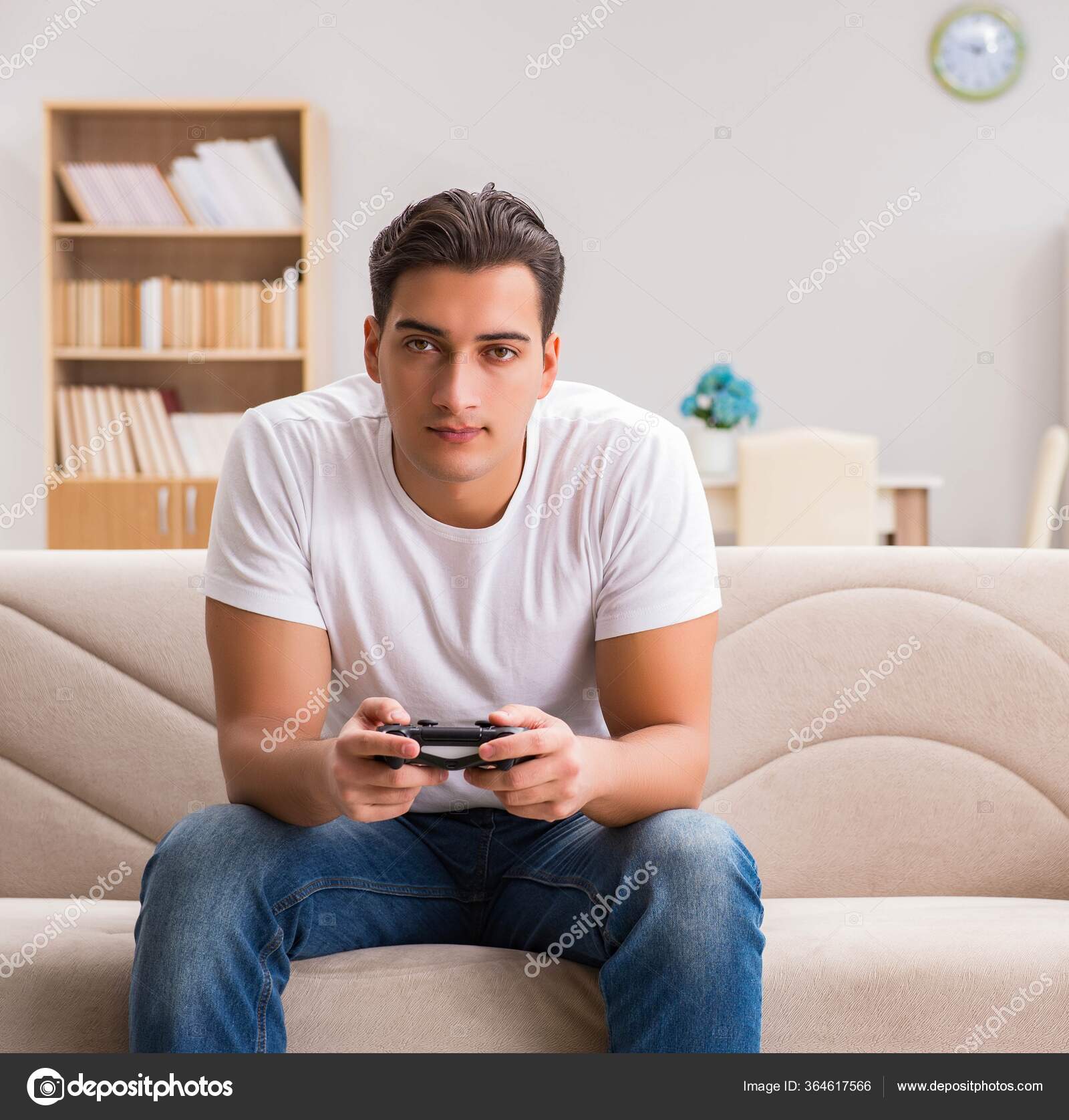 Man addicted to computer games — Stock Photo © Elnur_ #364617566