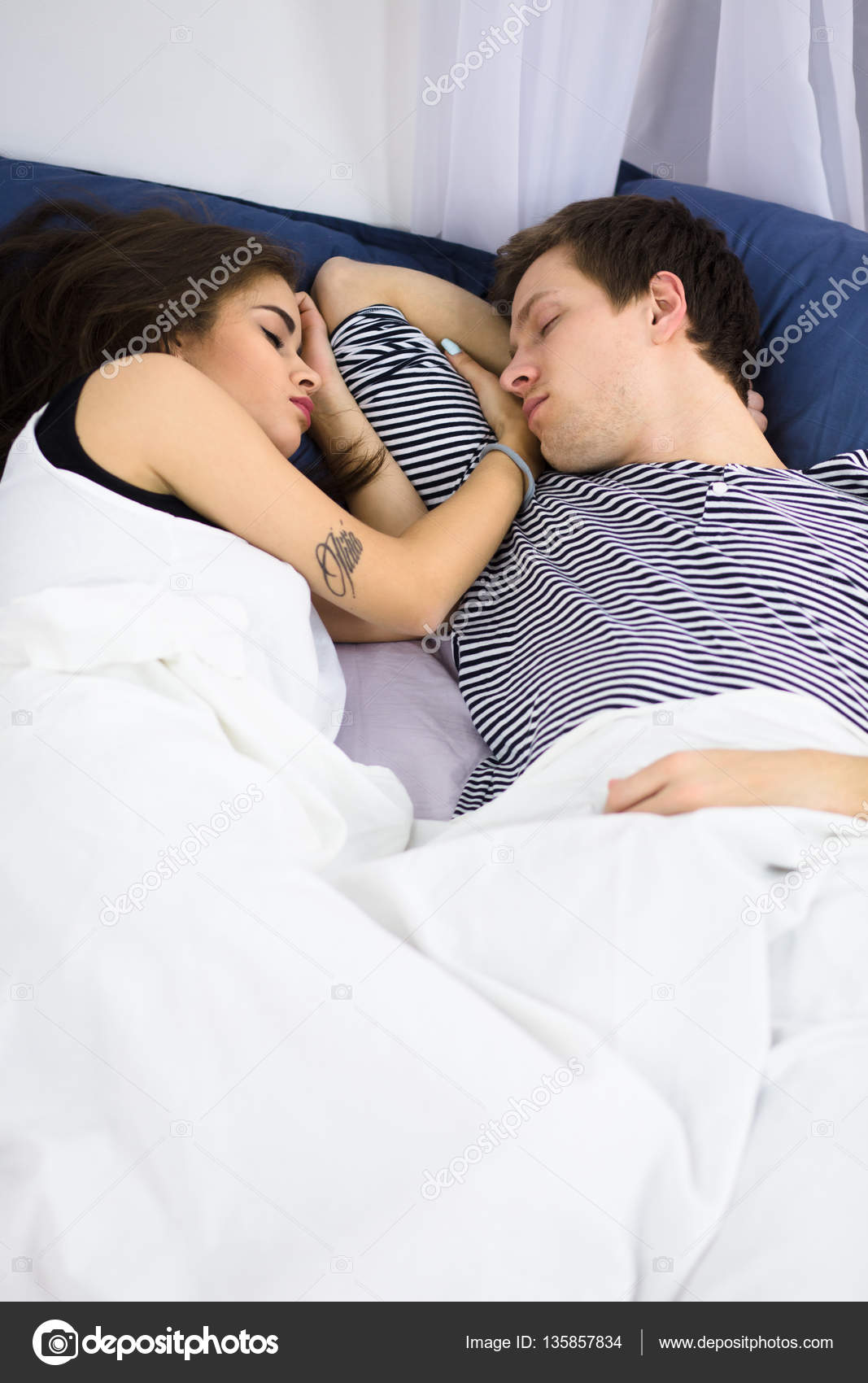 Romantic photo on sleeping couple - gertyian