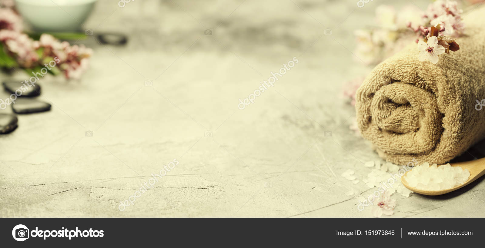 Spa setting on rustic background Stock Photo by ©klenova 151973846