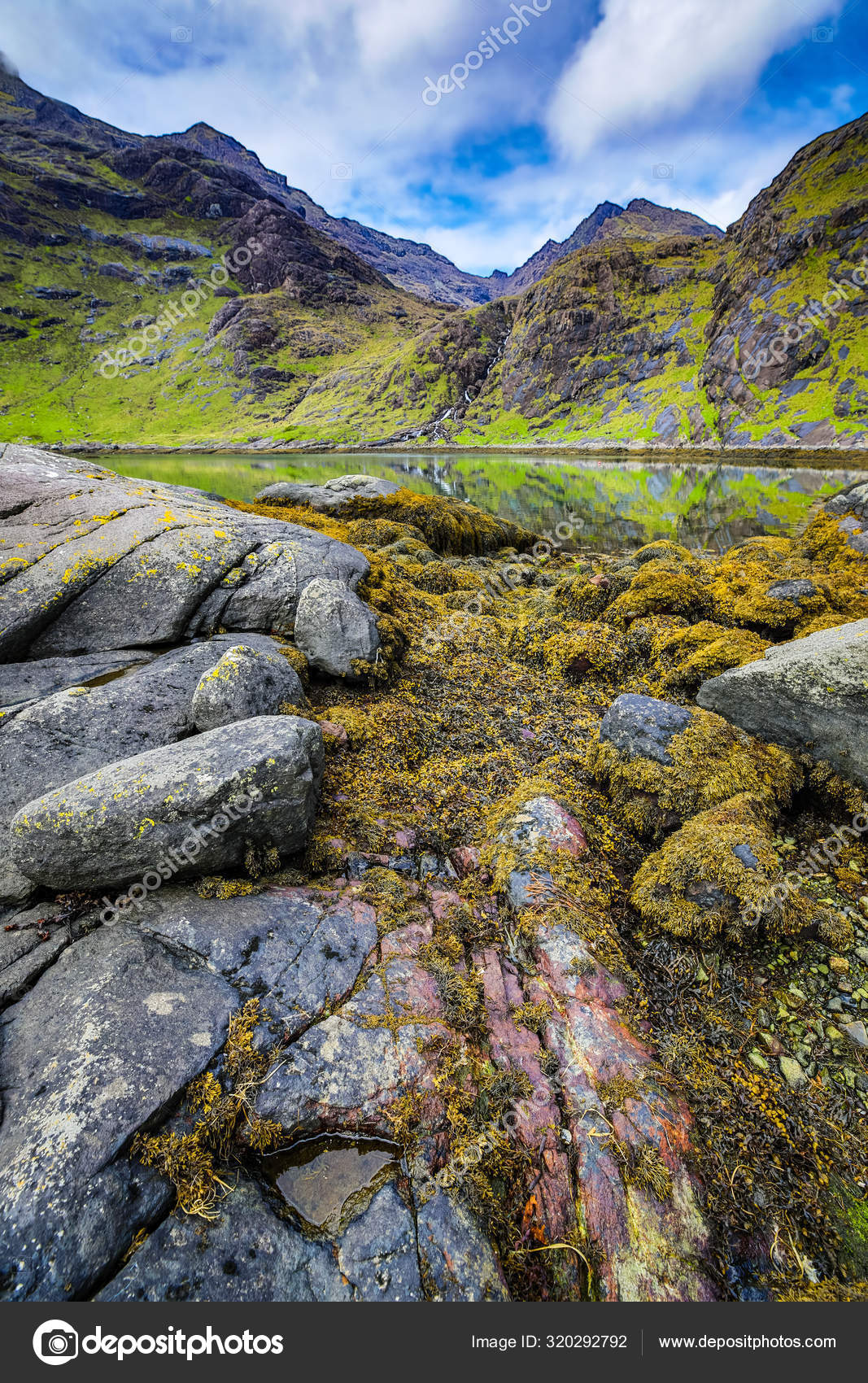 Beautiful Scenic Landscape Scotland Nature — Stock Photo © innervision ...