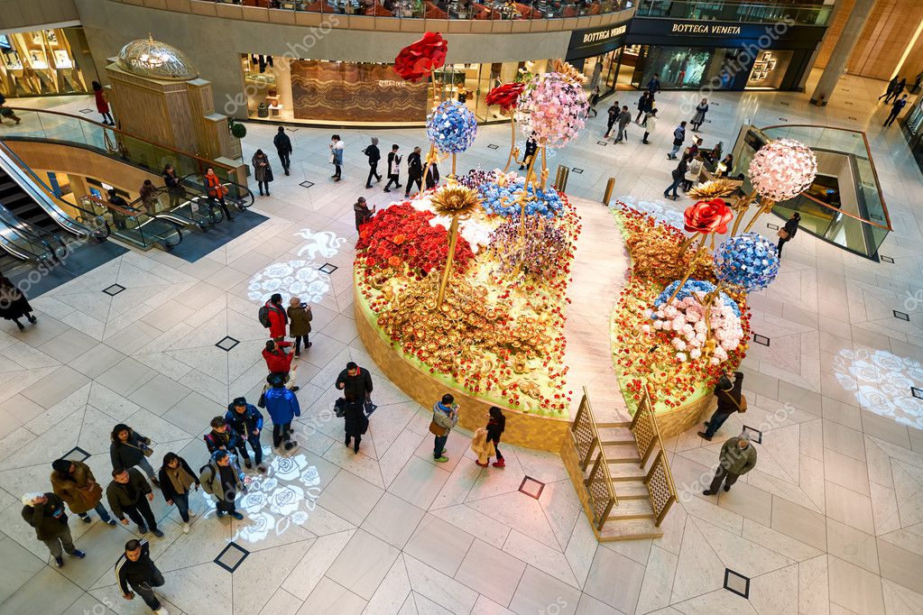 The Landmark atrium in Hong Kong – Stock Editorial Photo © teamtime ...