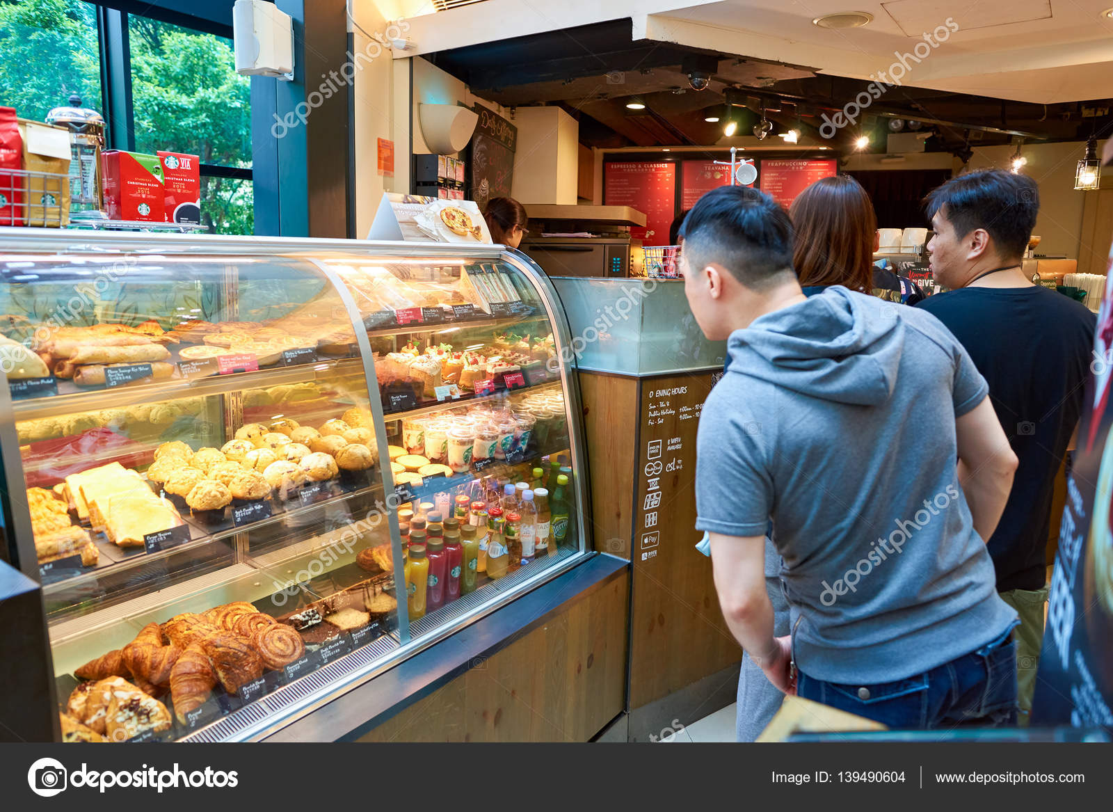 People at counter service – Stock Editorial Photo © teamtime #139490604