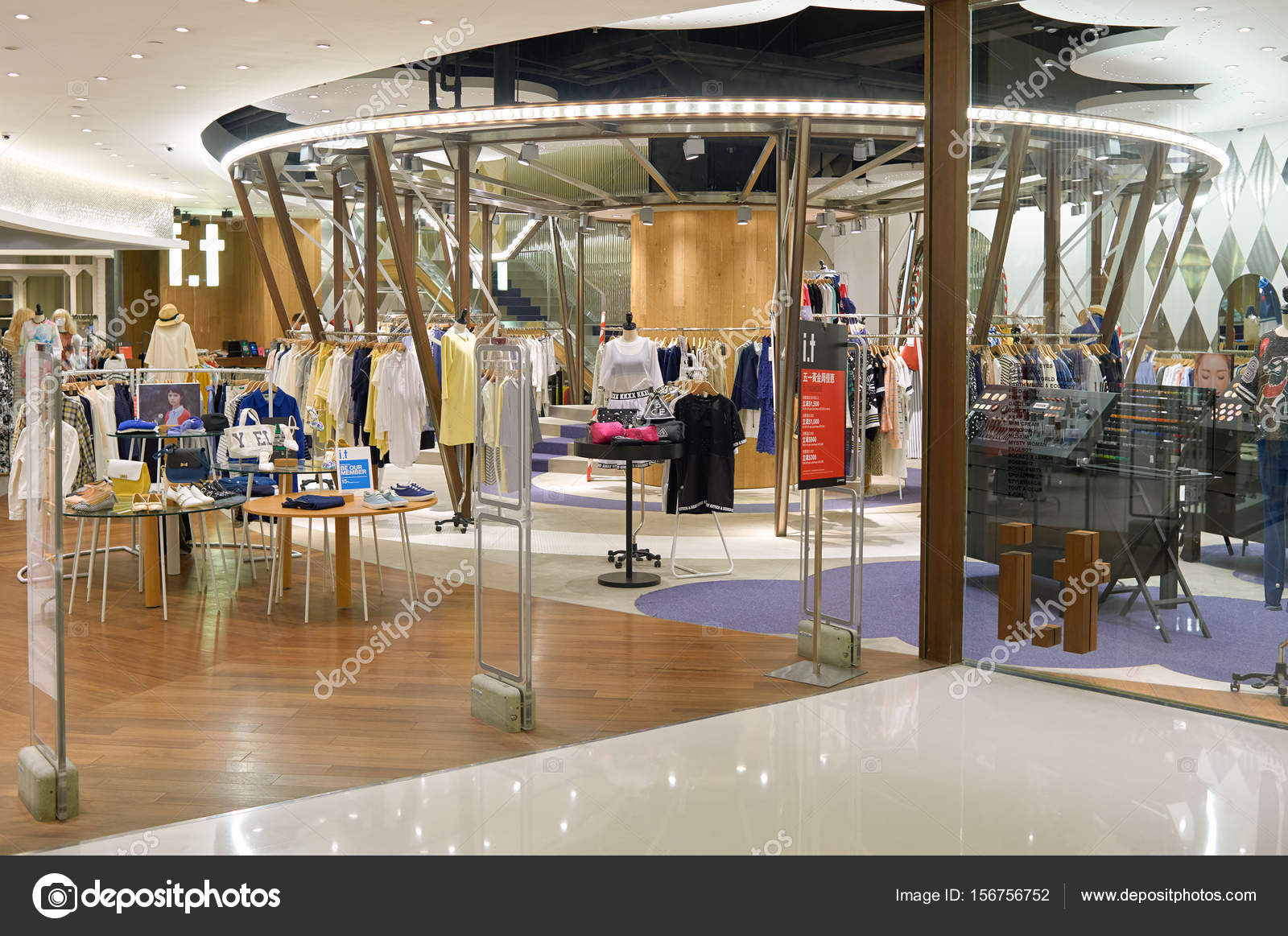 Inside a shopping center – Stock Editorial Photo © teamtime #156756752