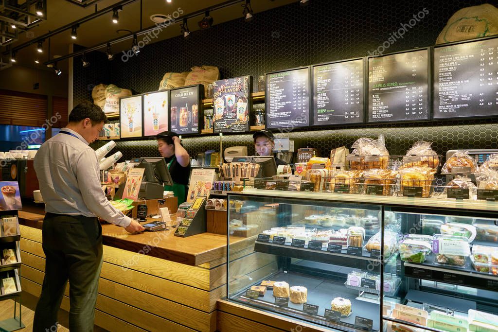 Display case at Starbucks – Stock Editorial Photo © teamtime #158649992
