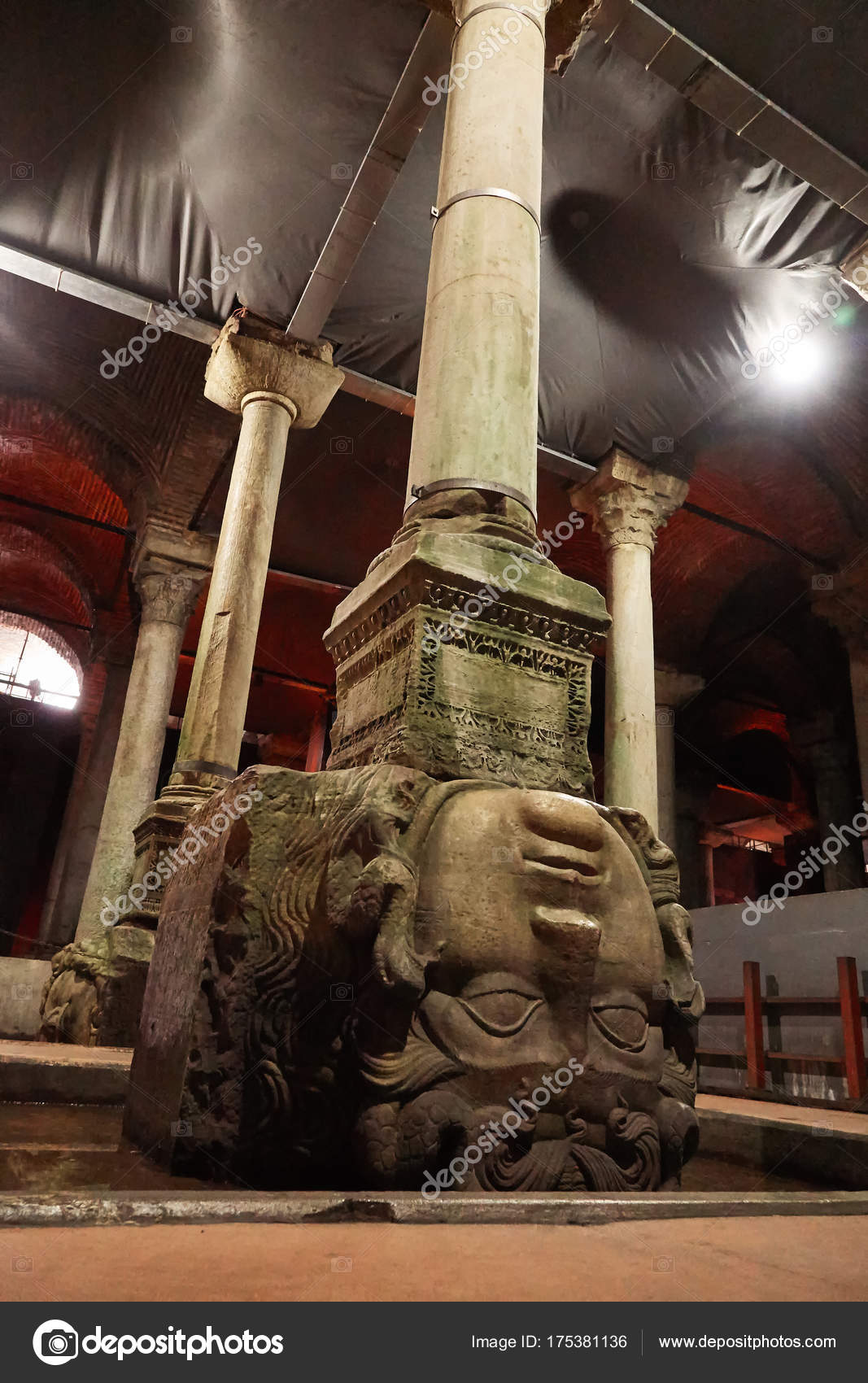 Gorgon Medusa statue – Stock Editorial Photo © artjazz #175381136