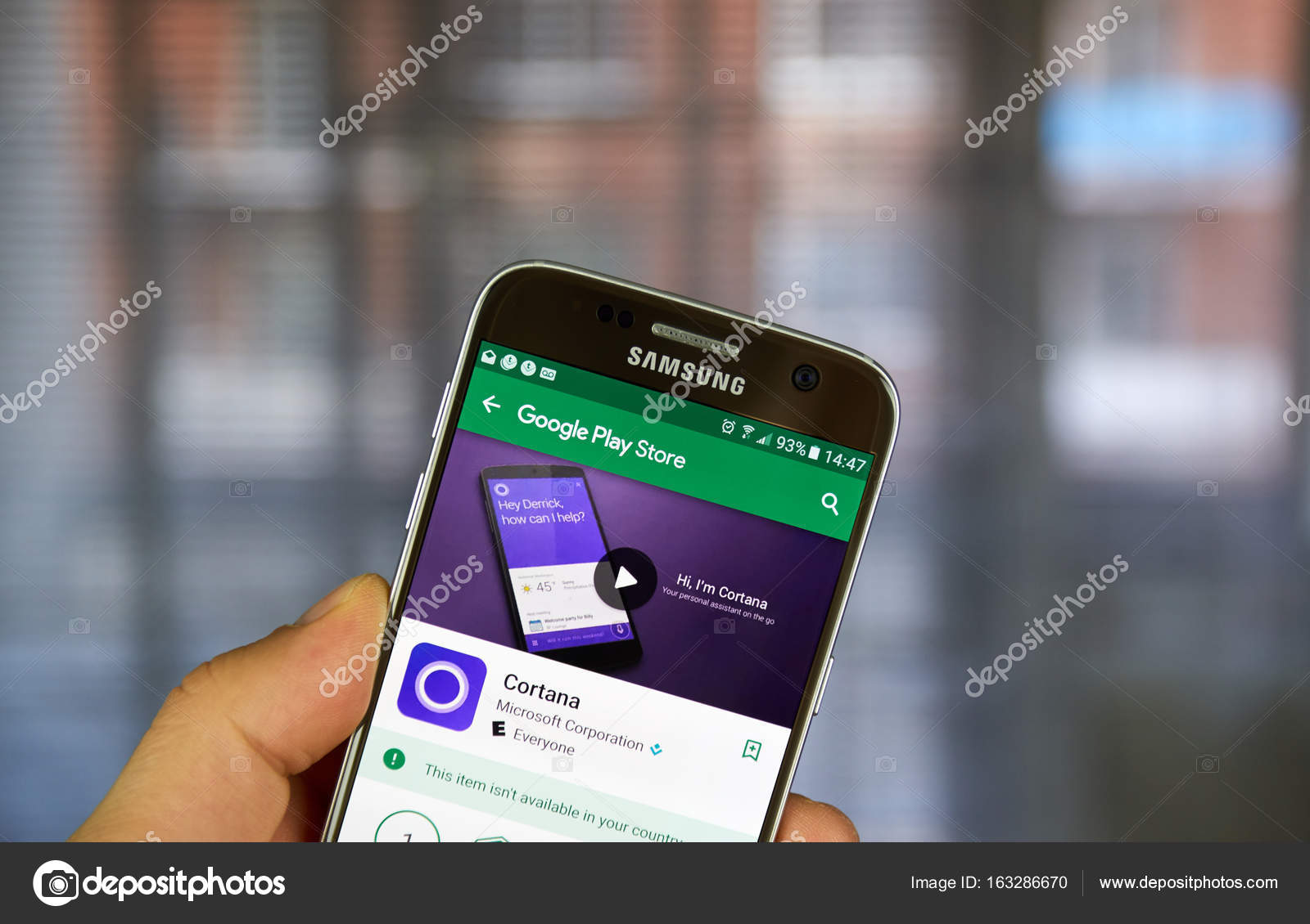 Cortana app on Android cell phone. — Stock Editorial Photo © dennizn ...