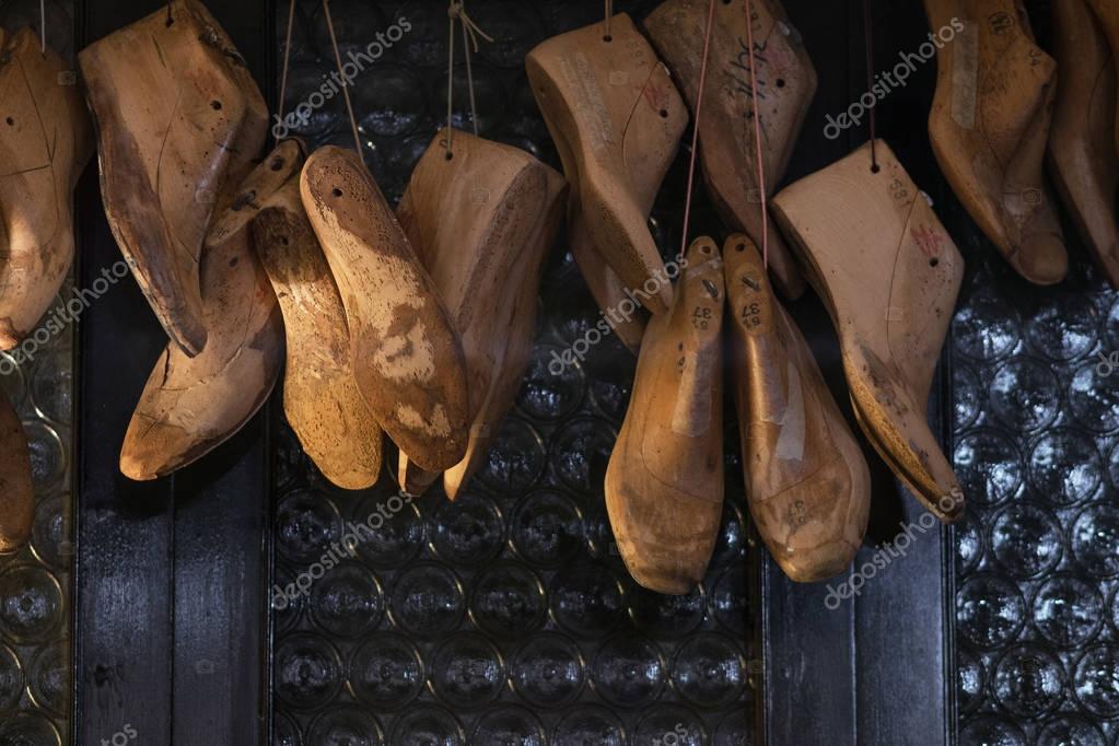 Forma de zapato de madera antigua vintage o molde para hacer zapatos. 2022