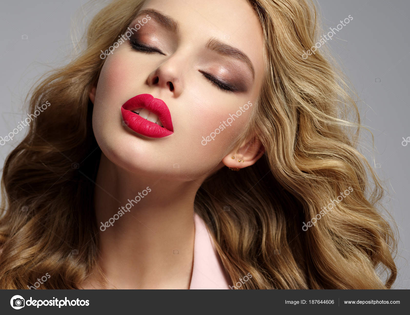 Beautiful Red Lips Widescreen