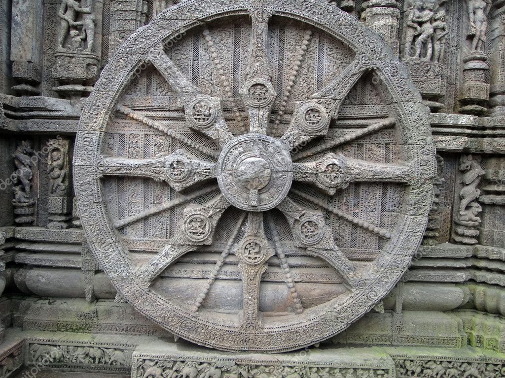 Huge chariot wheel — Stock Photo © cascoly #128521536