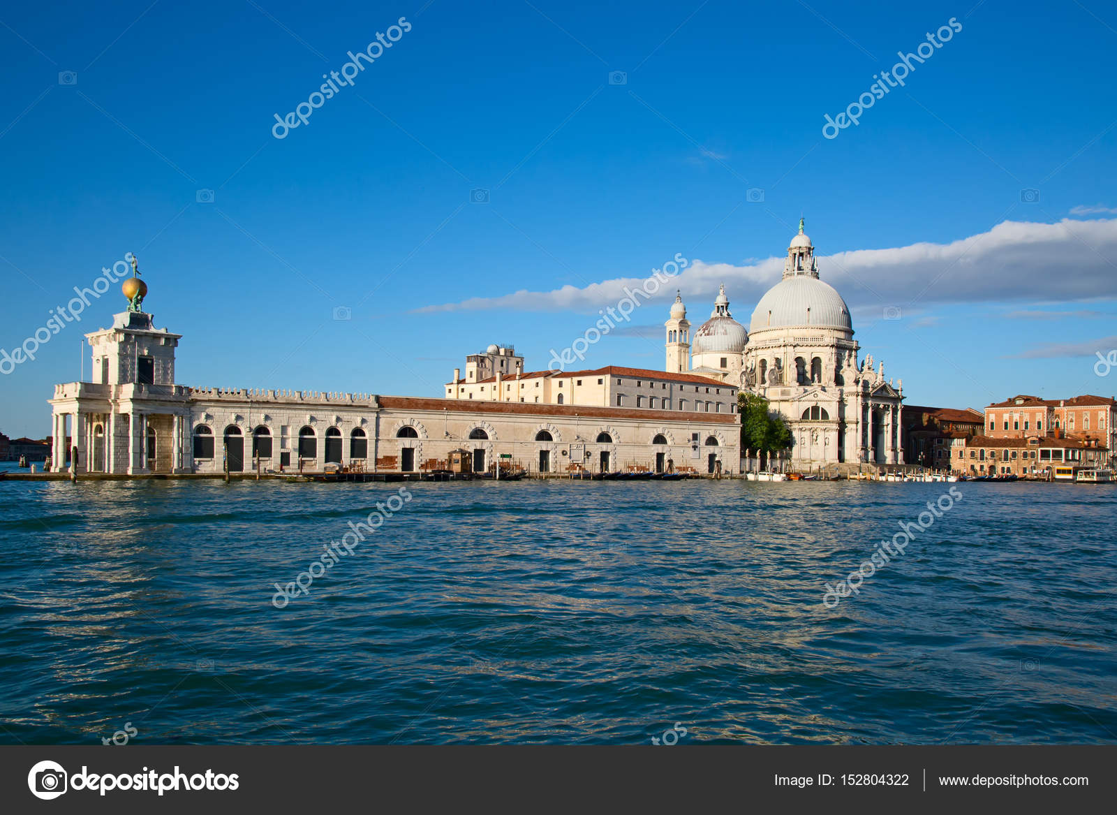 Calles de la ciudad antigua Venecia — Foto de stock #152804322 © swisshippo