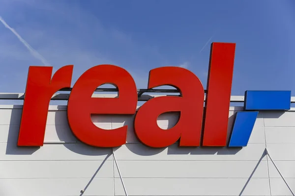 Supermarket logo Stock Photos, Royalty Free Supermarket logo Images ...