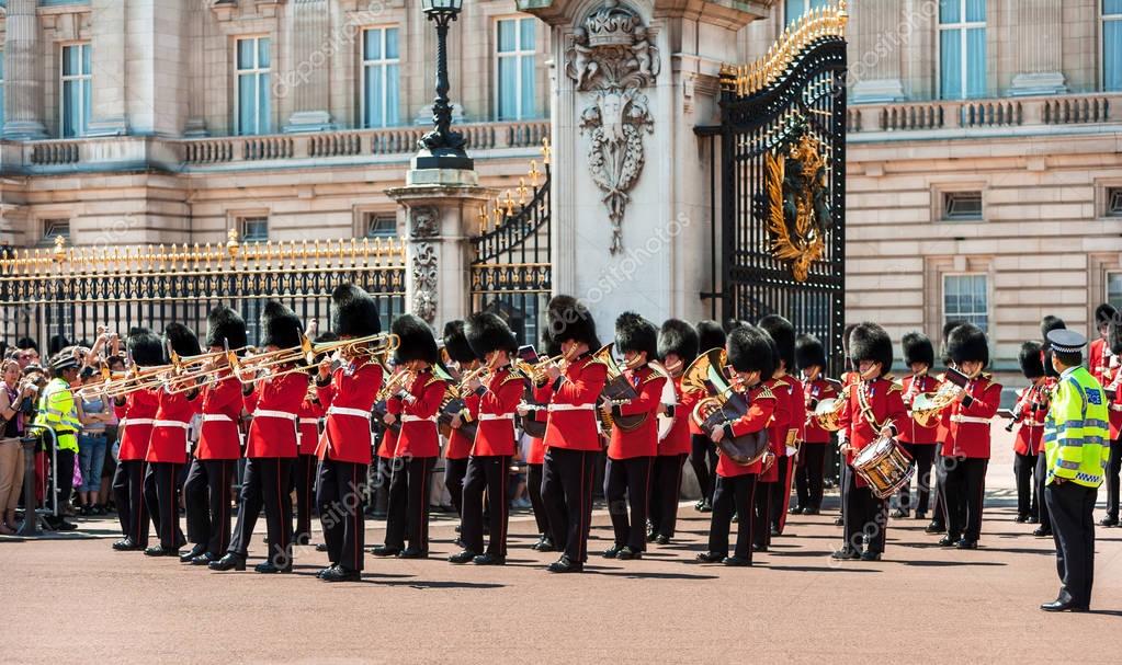Cambio della guardia a Buckingham Palace, Londra, Regno Unito — Foto ...