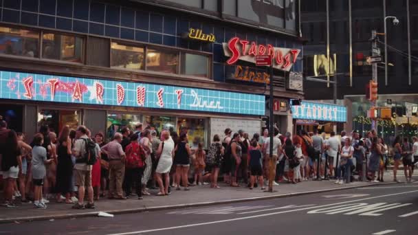 Crowd People Waiting Line Restaurant Nyc — Stock Video © Deklofenak ... Crowd People Waiting Line Restaurant Nyc — Stock Video © Deklofenak ...