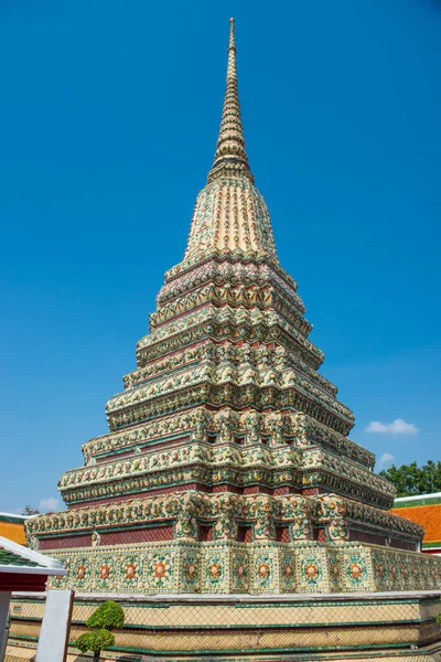 Panorama del Templo del Buda Reclinado o complejo Wat Pho, vista al ...