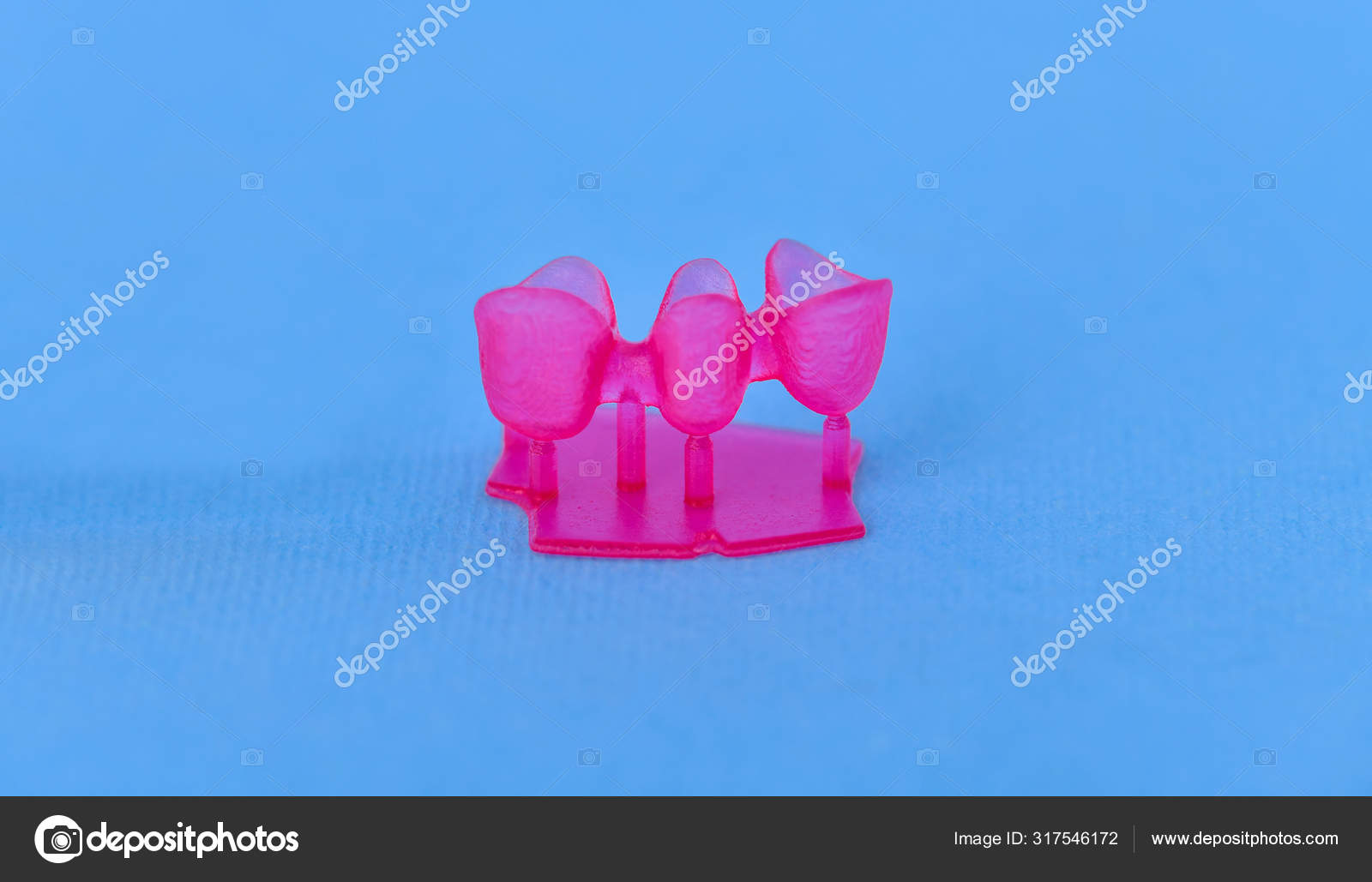 Plastic mold for different types of dental tooth crowns — Stock Photo ...