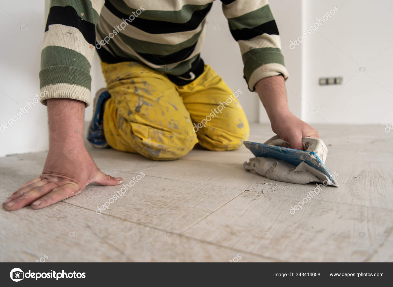 Grouting Ceramic Tiles Tilers Filling Space Ceramic Wood Effect Tiles ...