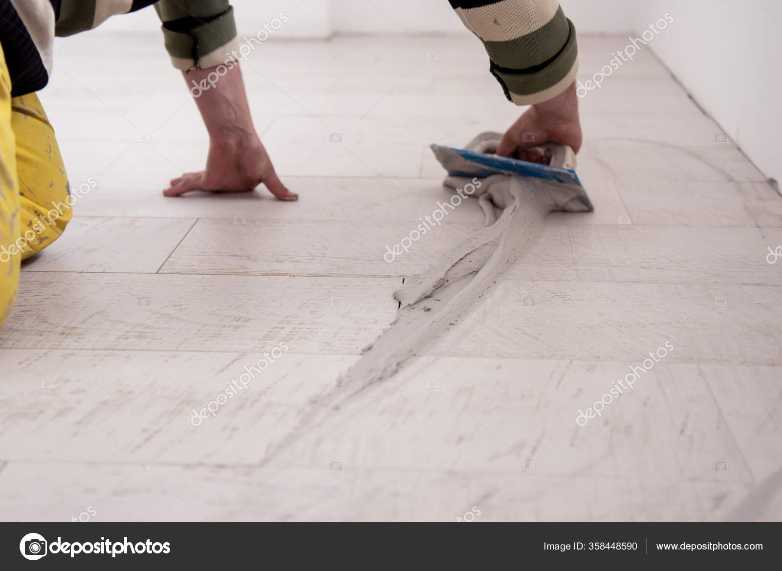 Grouting Ceramic Tiles Tilers Filling Space Ceramic Wood Effect Tiles ...